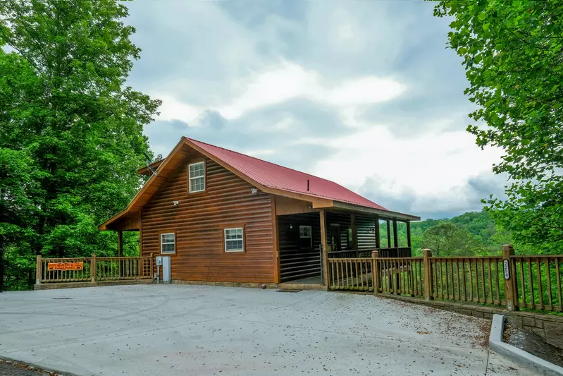 Everything You Need to Know About Our Pet Friendly Smoky Mountain Cabins