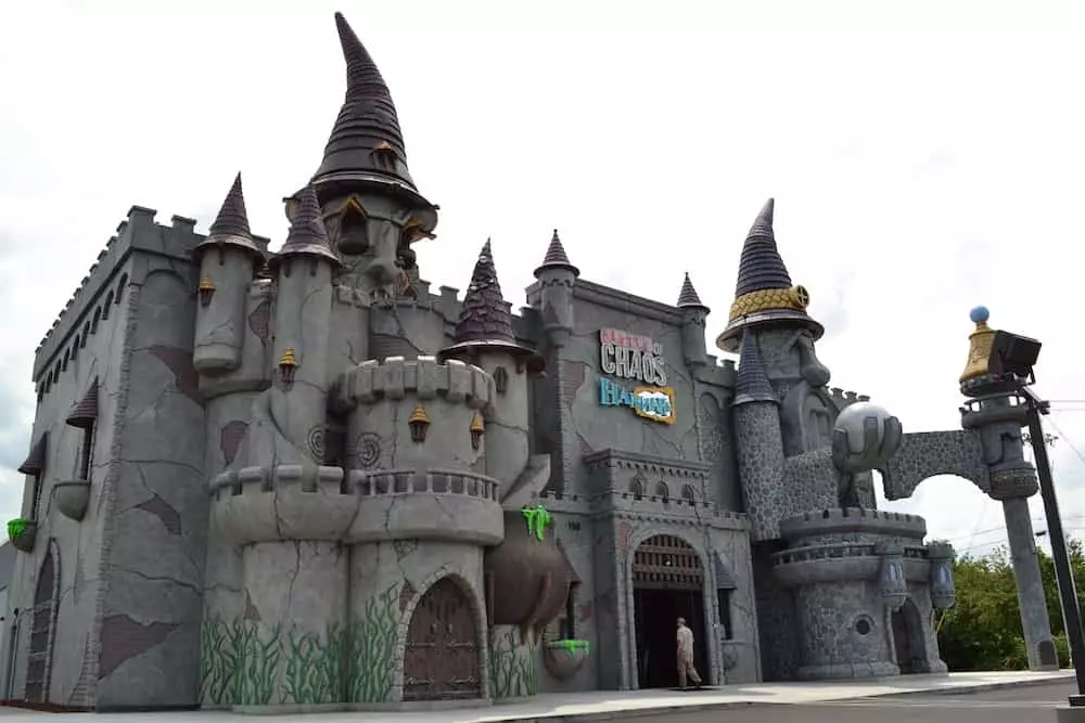 Top 5 Maze Attractions in the Smoky Mountains to Challenge Your Senses