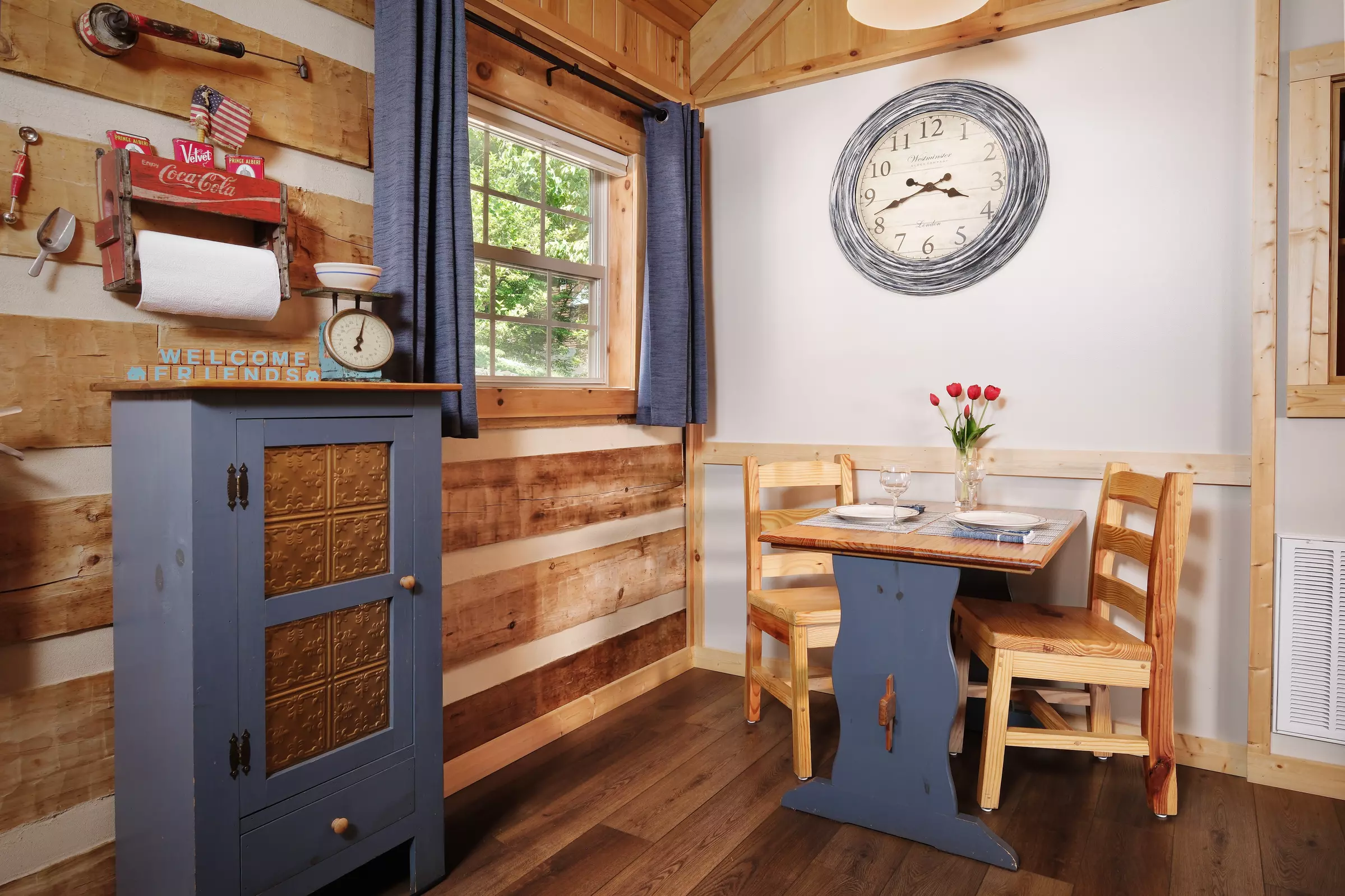 NESTLED INN